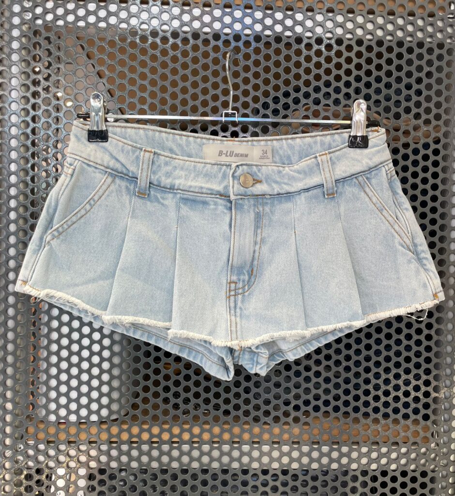Short pollera tableado rígido nevado tiro bajo – Mayorista de Jeans ...